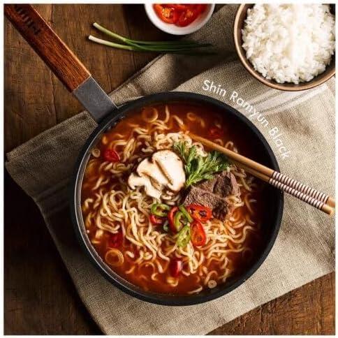 Nongshim SHIN BLACK Ramyun Premium Ramen Korean Spicy Instant Noodles ...