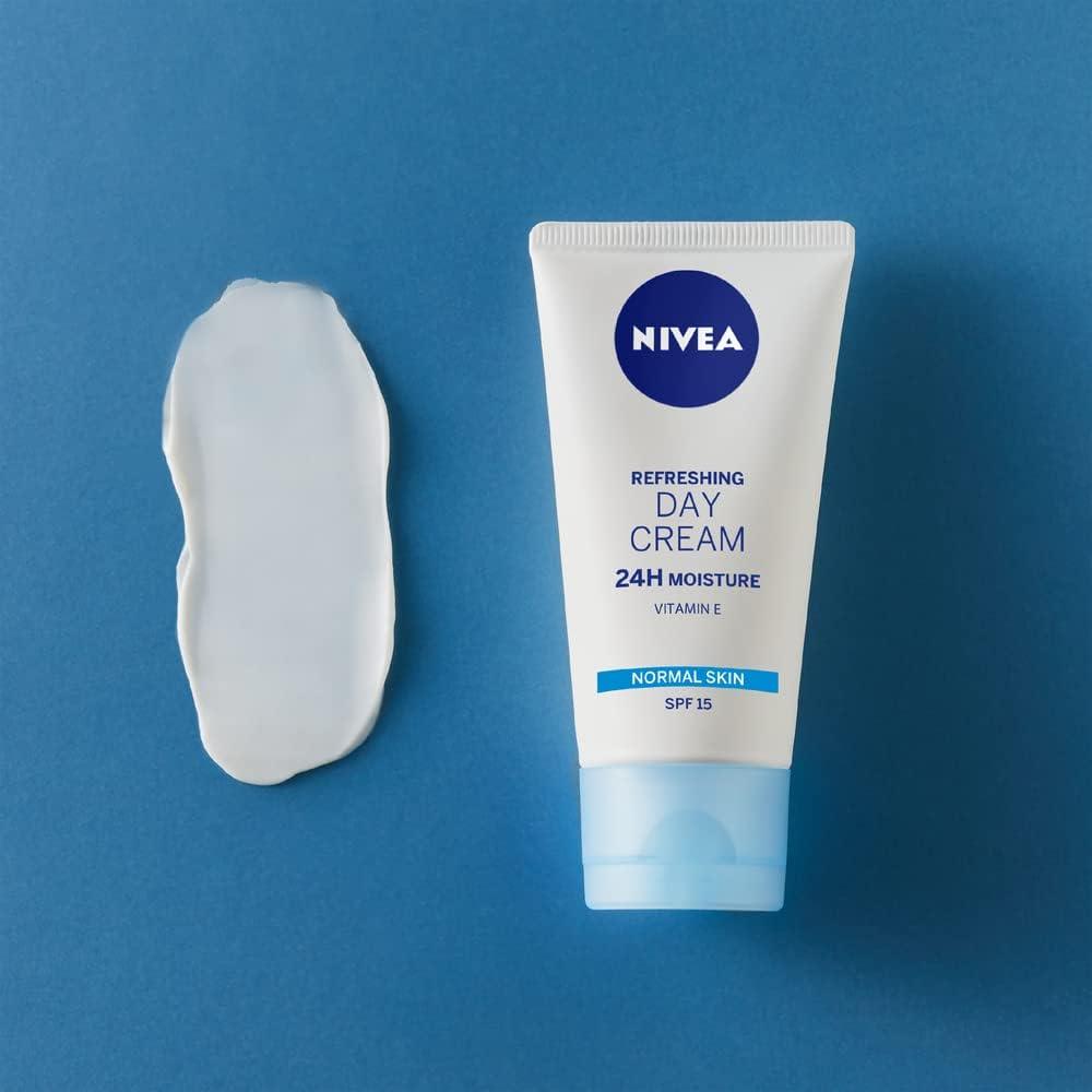 NIVEA Light Moisturising Day Cream 50ml with Vitamin E | Hydrating Face ...