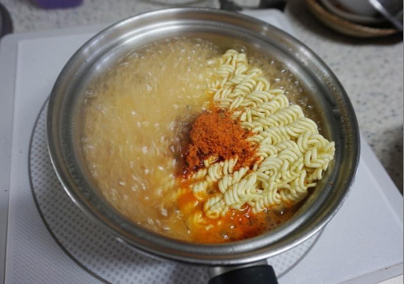 PALDO Rabokki Ramen Korean Topokki Taste Hot & Spicty Instant Noodles ...