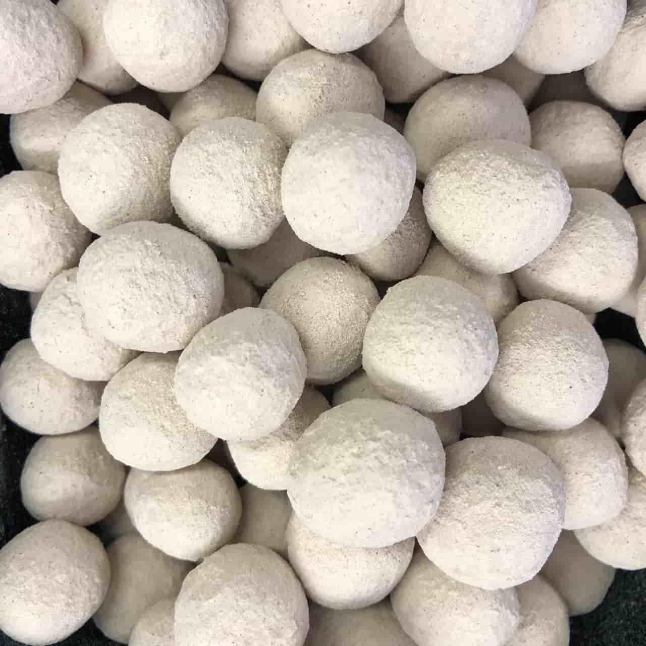 Traditional Dusted Toffee Flavoured Bon Bons With A Devon Toffee Centre ...