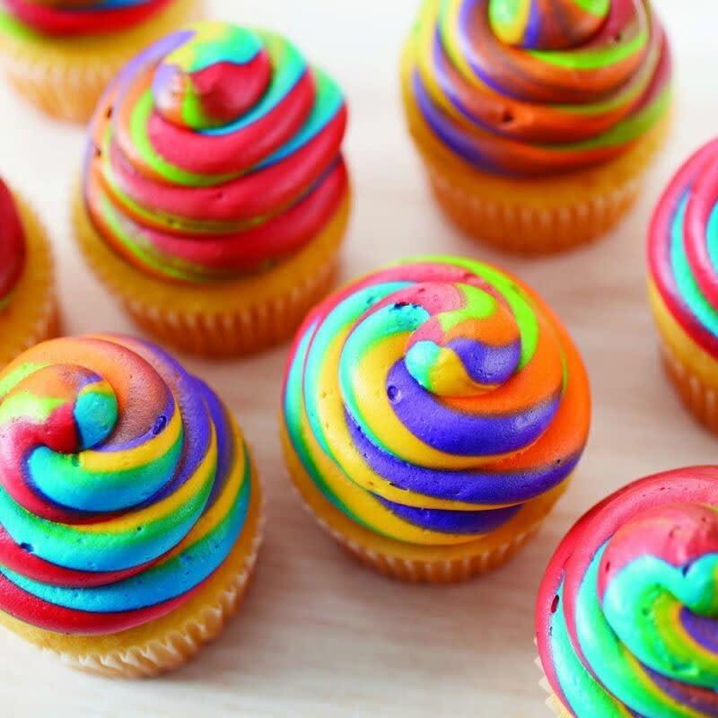 Wilton 8 Gel Icing Color Set - Multi-Colored Baking Set (8 x 28.3g ...