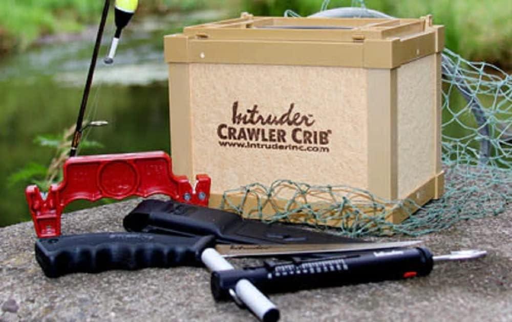 INTRUDER CrawlerCrib Nightcrawler Worm Bait Box Keeps Bait Fresh Packed ...