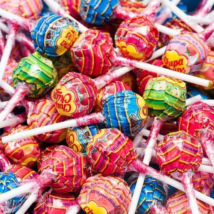 Chupa Chups Lollipops Pack of 20 - Mixed Flavours Including Cola Apple ...