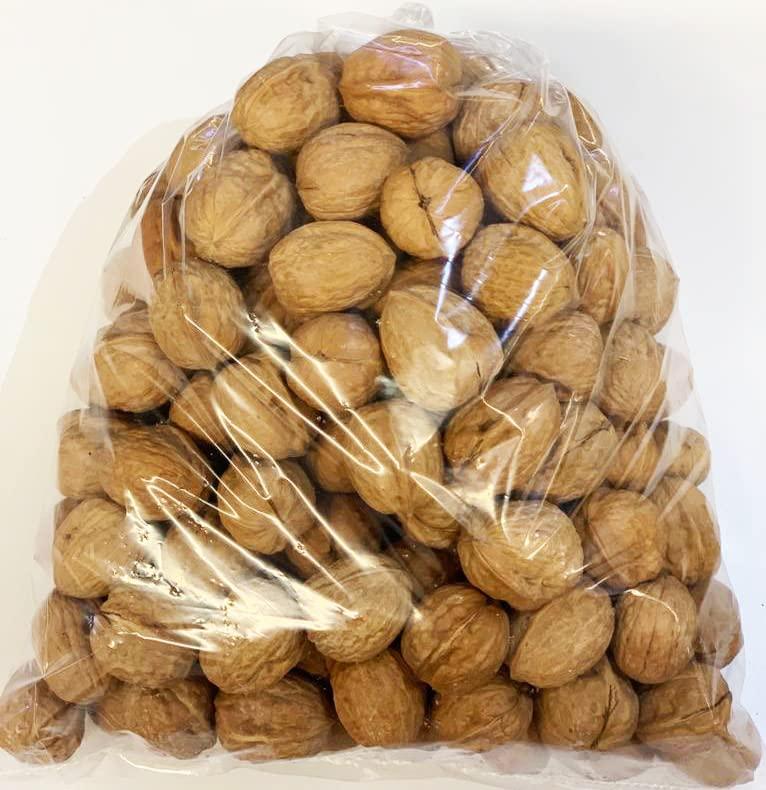 Premium 10 kg Animal Feed Walnuts with Bowl for Squirrels - Fresh ...