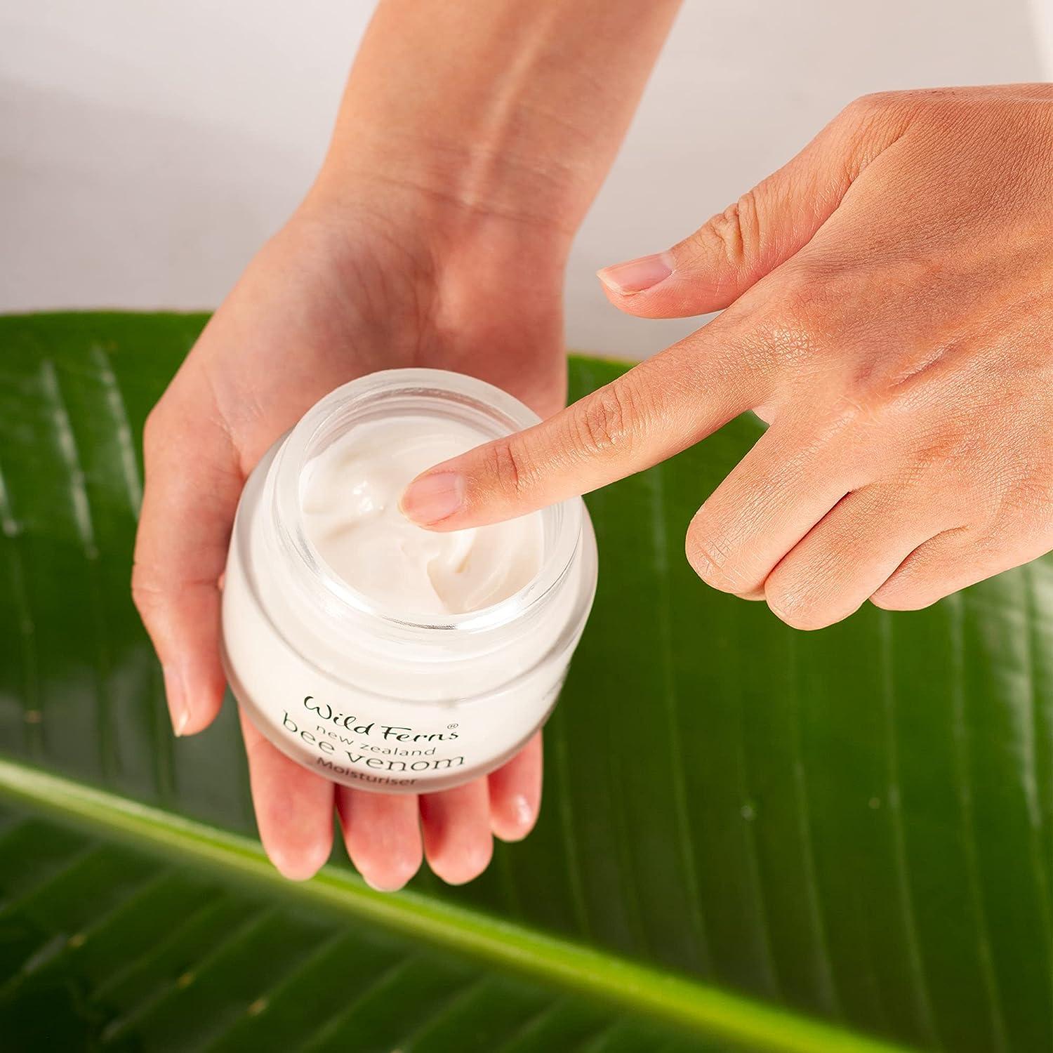 Wild Ferns Bee Venom Moisturiser with Manuka Honey 80+ - 100g | 99% ...