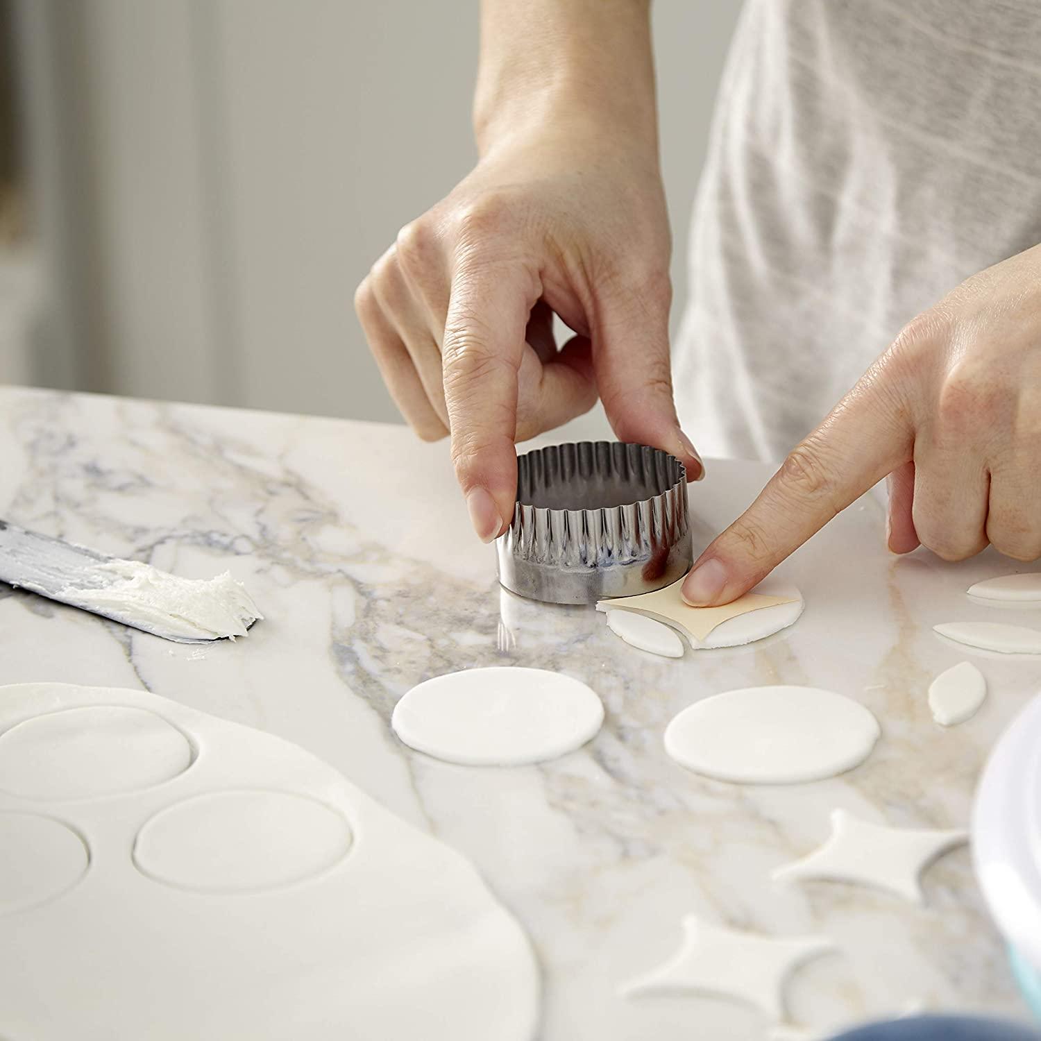 Wilton White Vanilla Decorator Preferred Fondant Pack 4.4 oz ...