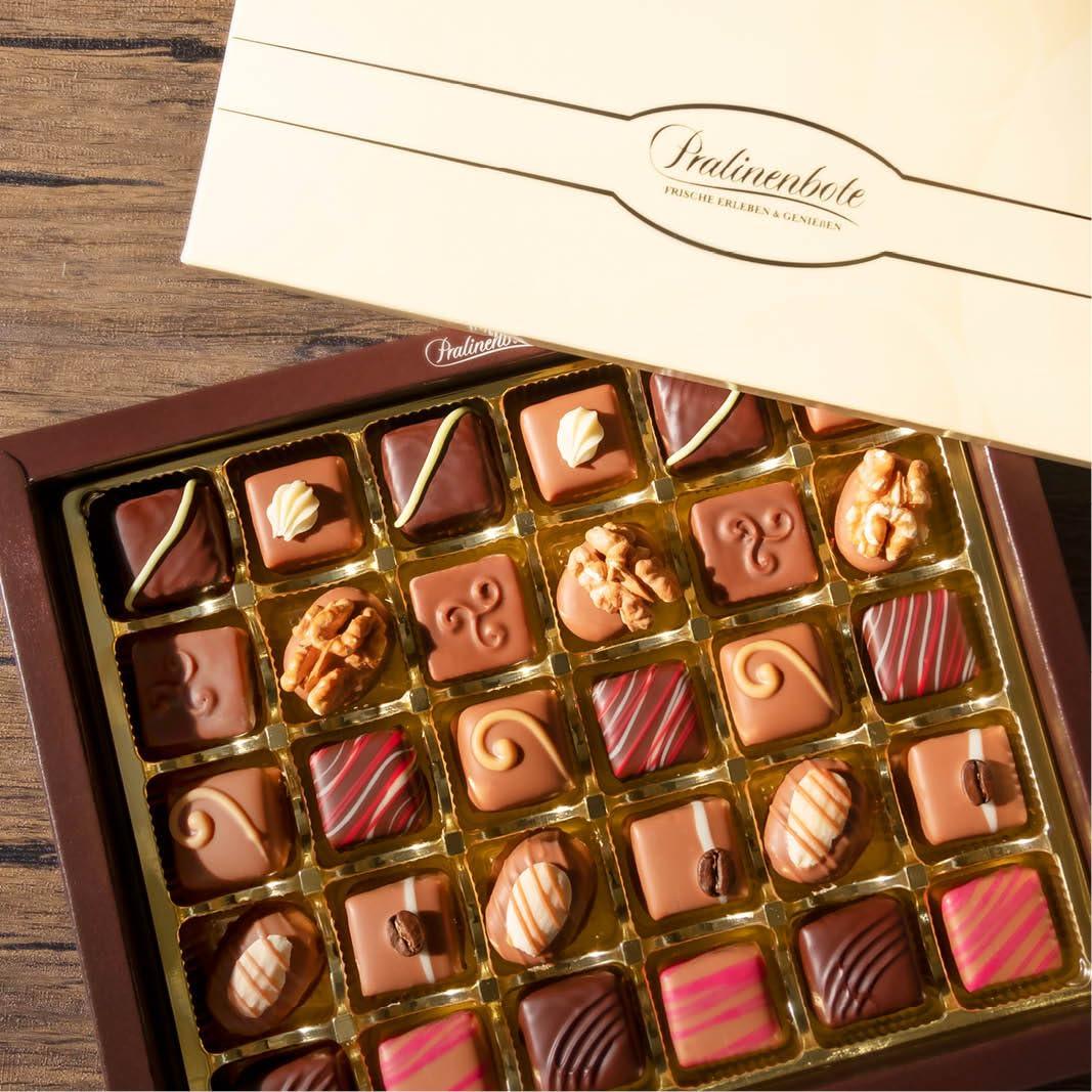 Premium Marzipan Praline Gift - 30 Handmade Chocolates from German ...
