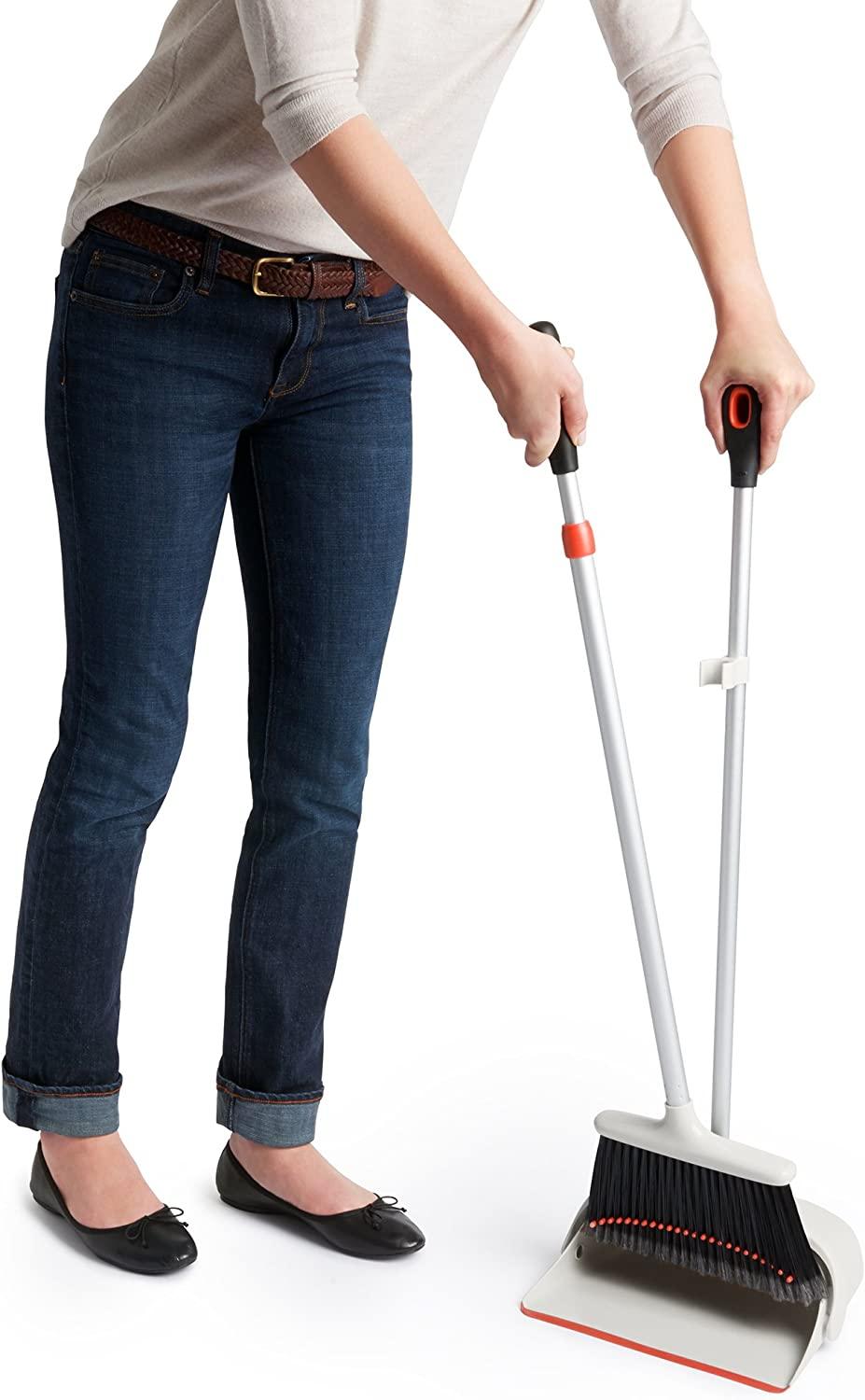 OXO Good Grips Large Sweep Set with Extendable Broom - Efficient ...