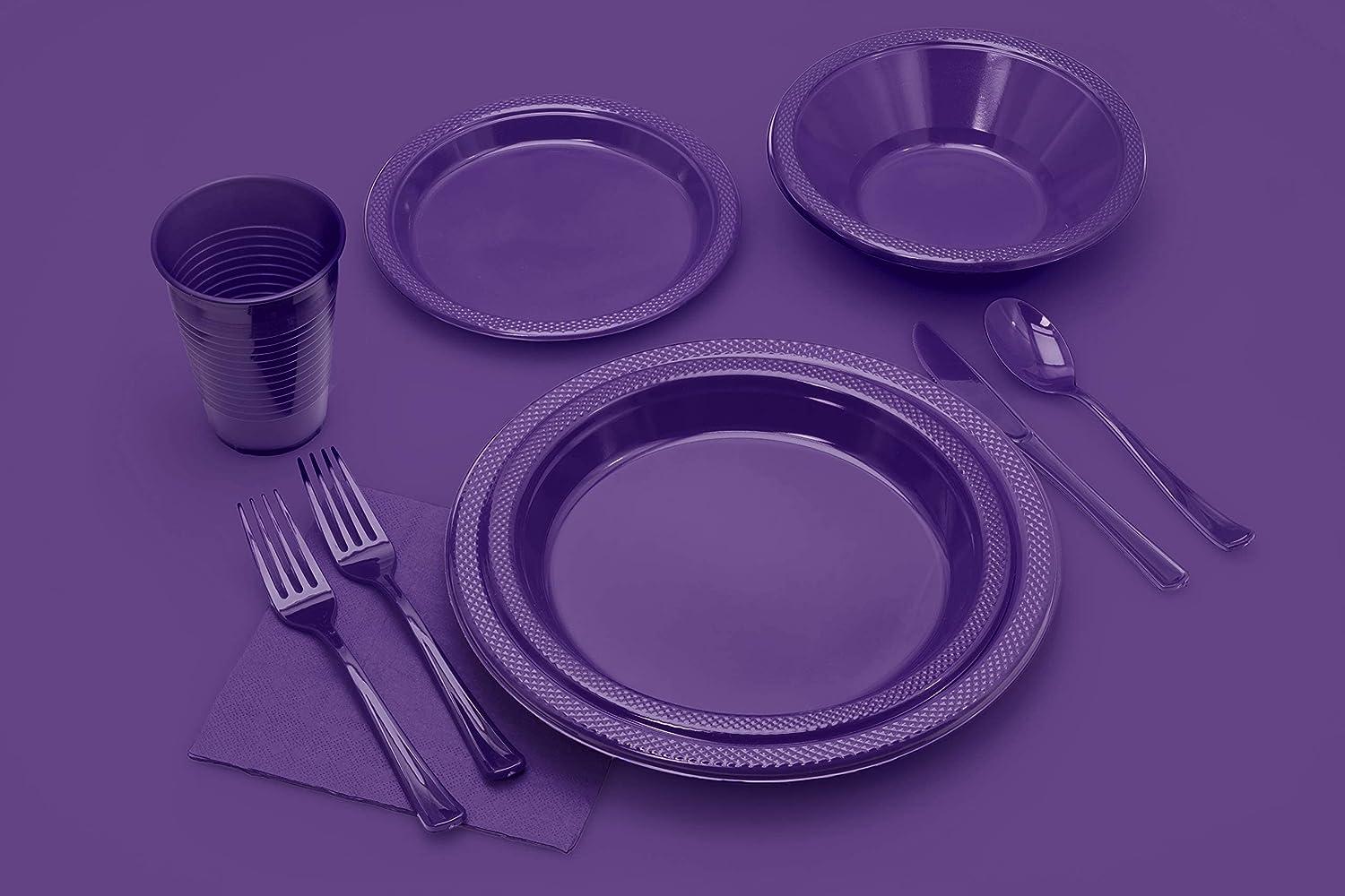 10 Inch Purple Plastic Plates - 50 Count - Round Disposable Plates for ...