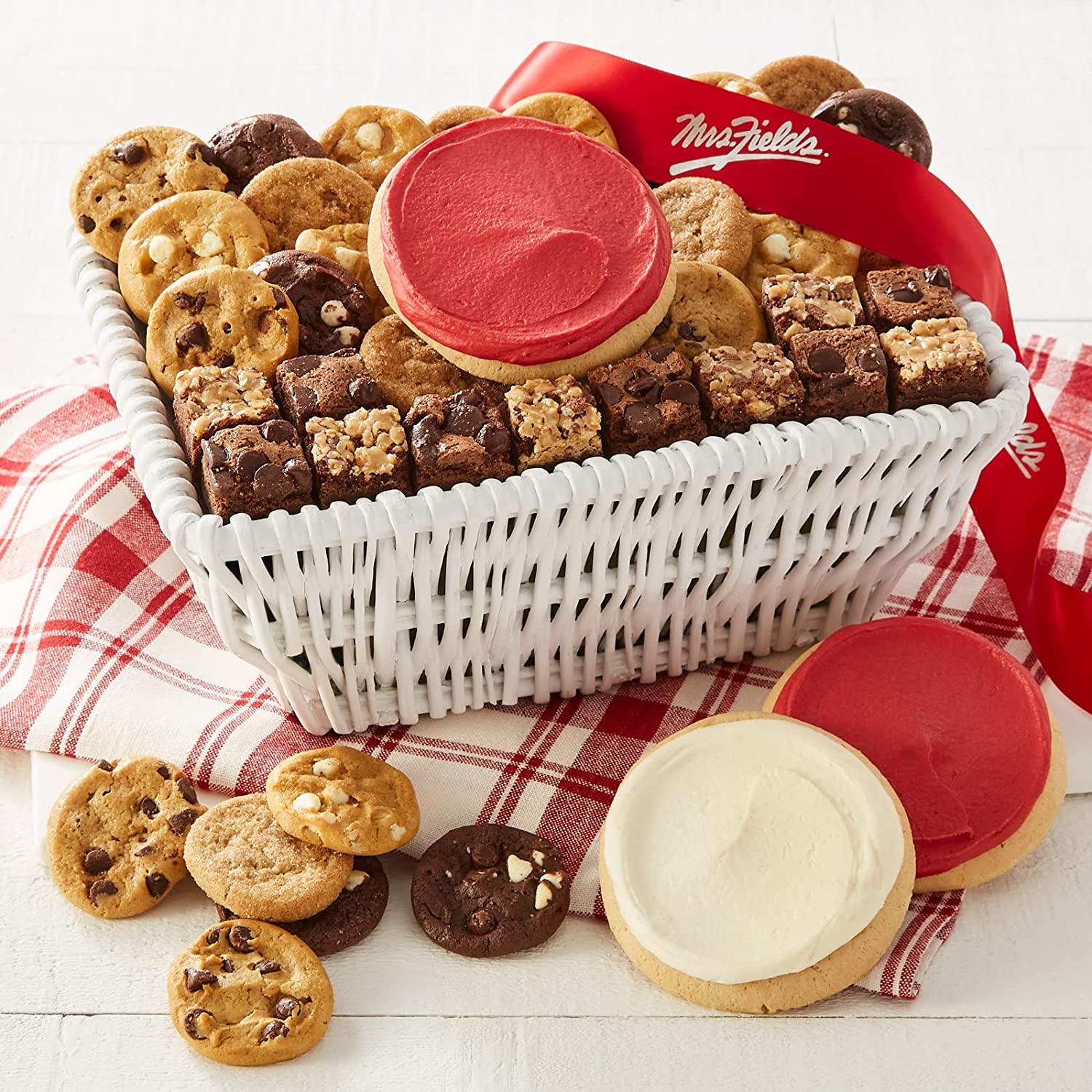 Mrs. Fields Sweet Sampler Basket: Nibblers, Brownie Bars, and Frosted ...