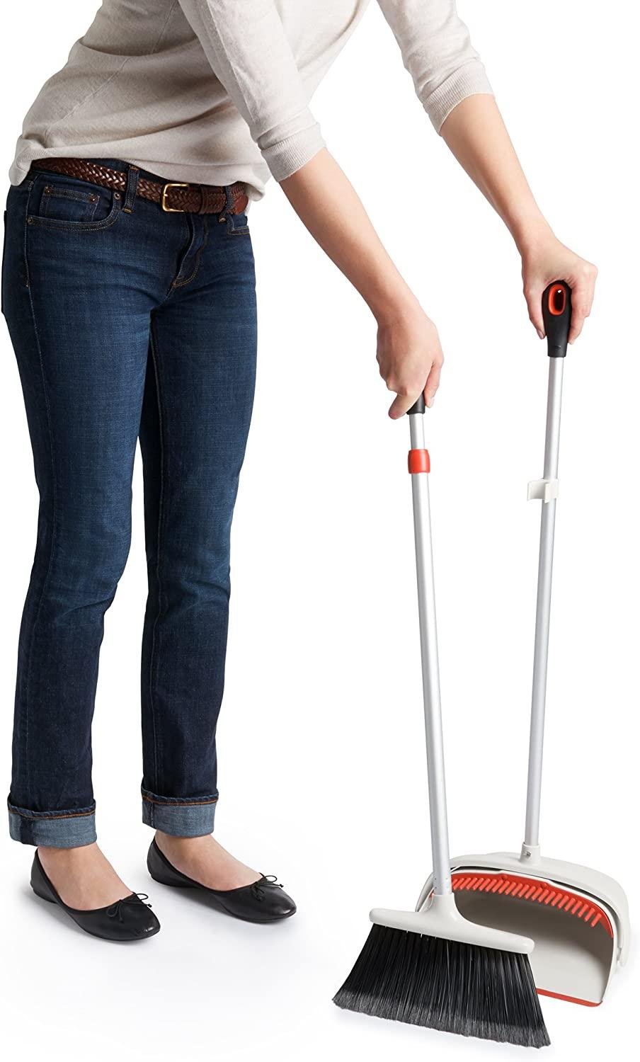 OXO Good Grips Large Sweep Set with Extendable Broom - Efficient ...