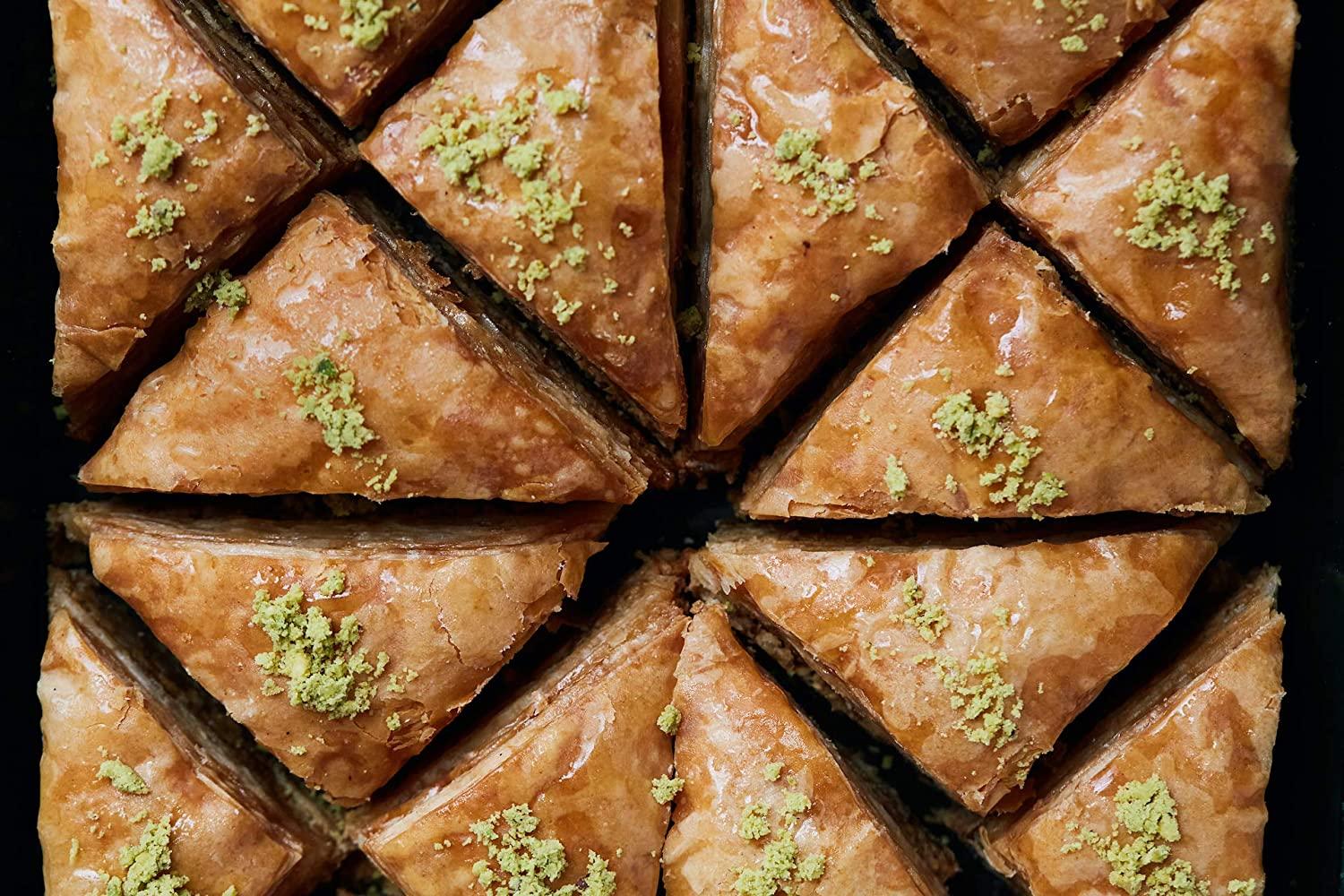 Delicious 8 Piece Triangle Baklavas in a Small Box - Buy Online Now ...