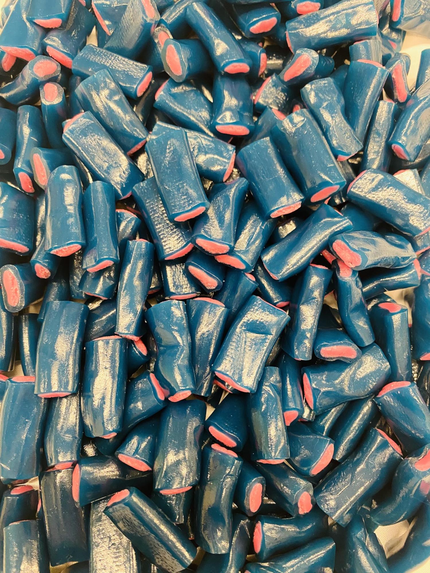 Pink and Blue Pencil Bites - 1 KG Bag - Energy Drink Flavour Sweets ...