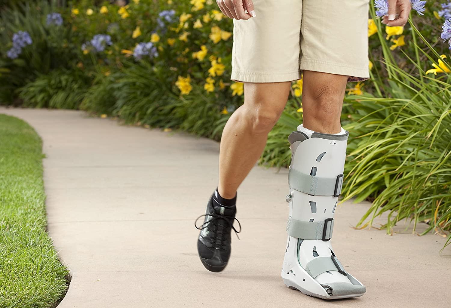 Aircast XP (Extra Pneumatic) Walker Brace/Walking Boot Medium